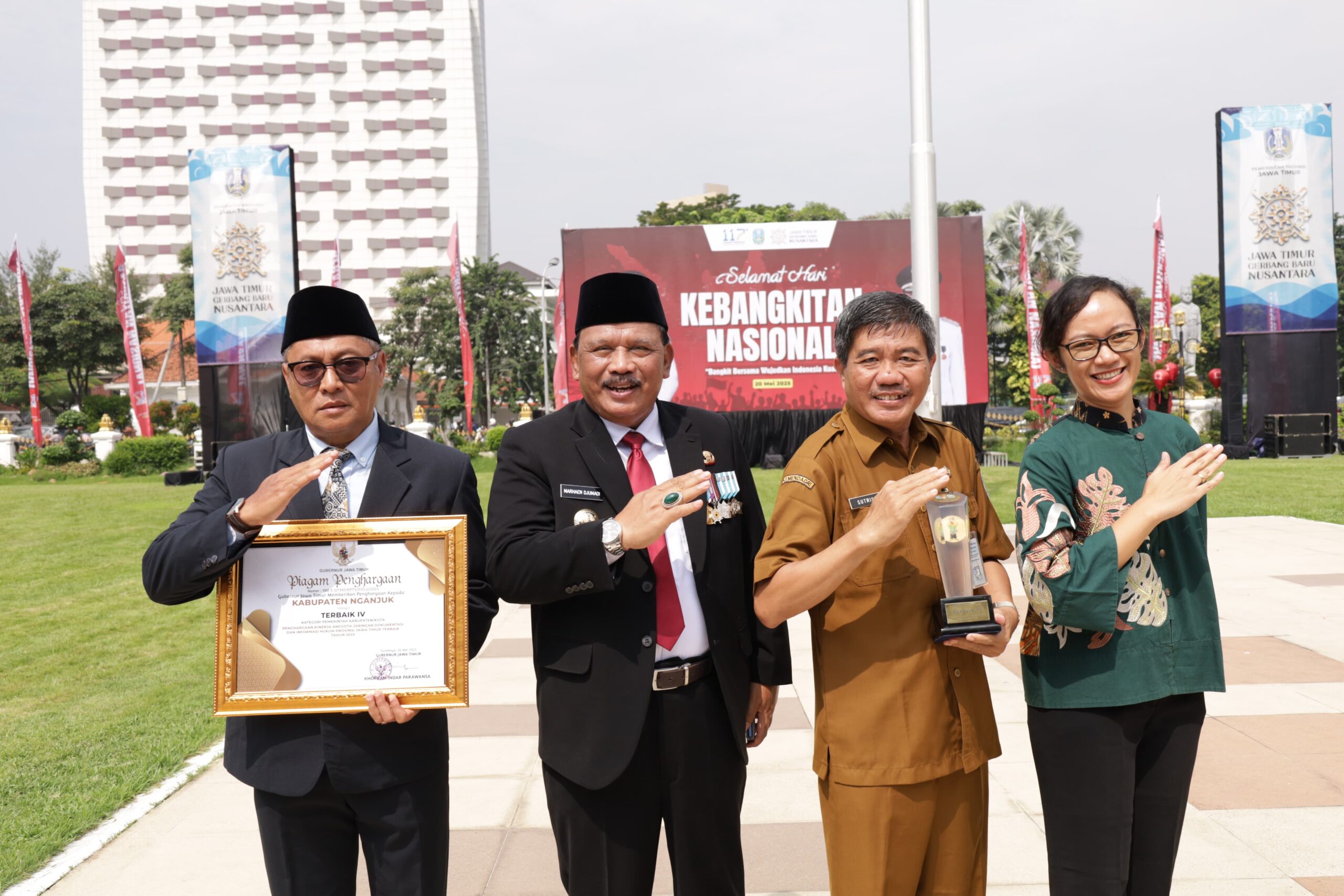 Melesat! Kabupaten Nganjuk Raih Penghargaan Terbaik IV atas Kinerja ...